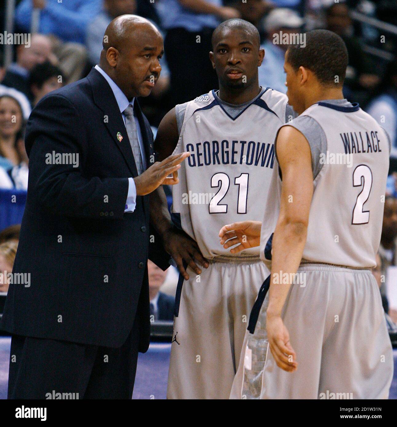 John thompson basketball hi-res stock photography and images - Alamy