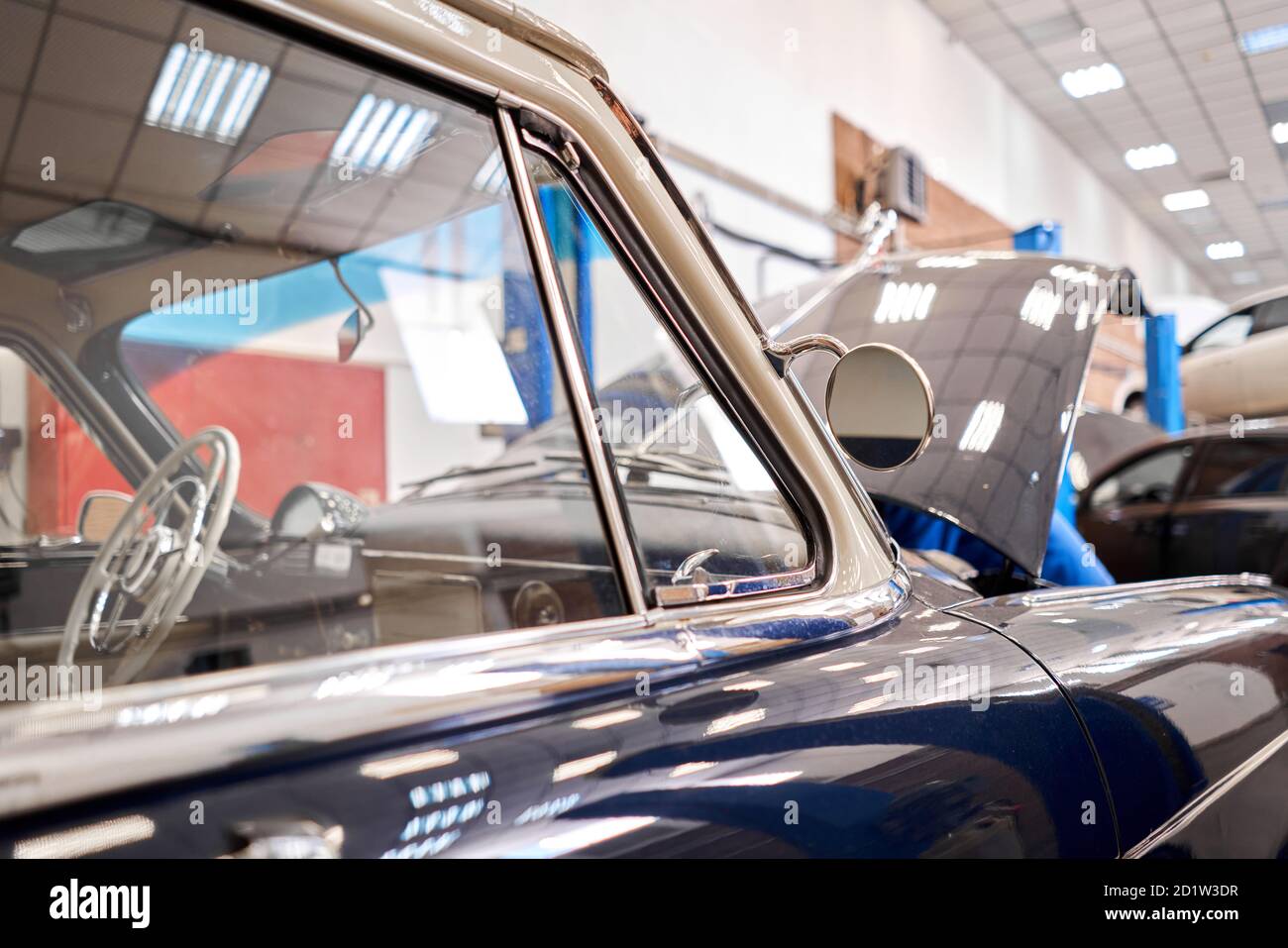 Restoration workshop museum cars hi-res stock photography and images ...