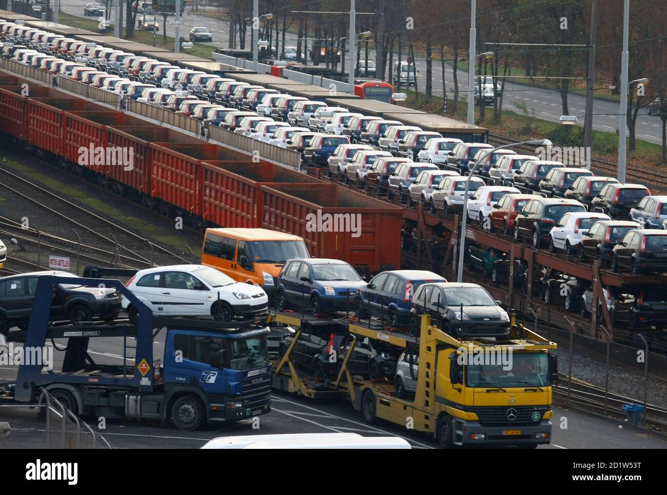 Ford cars transporter High Resolution Stock Photography and Images - Alamy