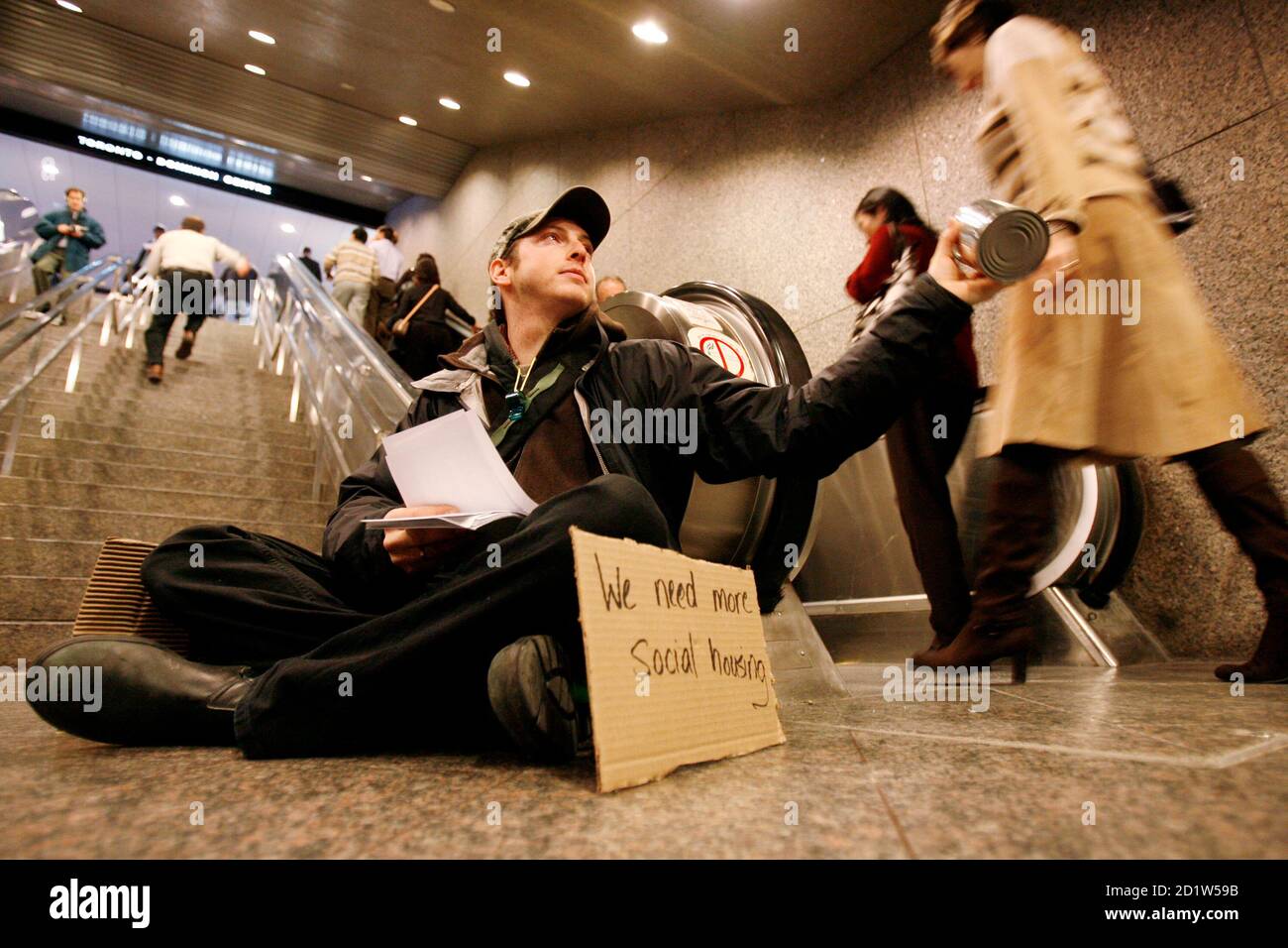 Homelessness canada hi-res stock photography and images - Alamy