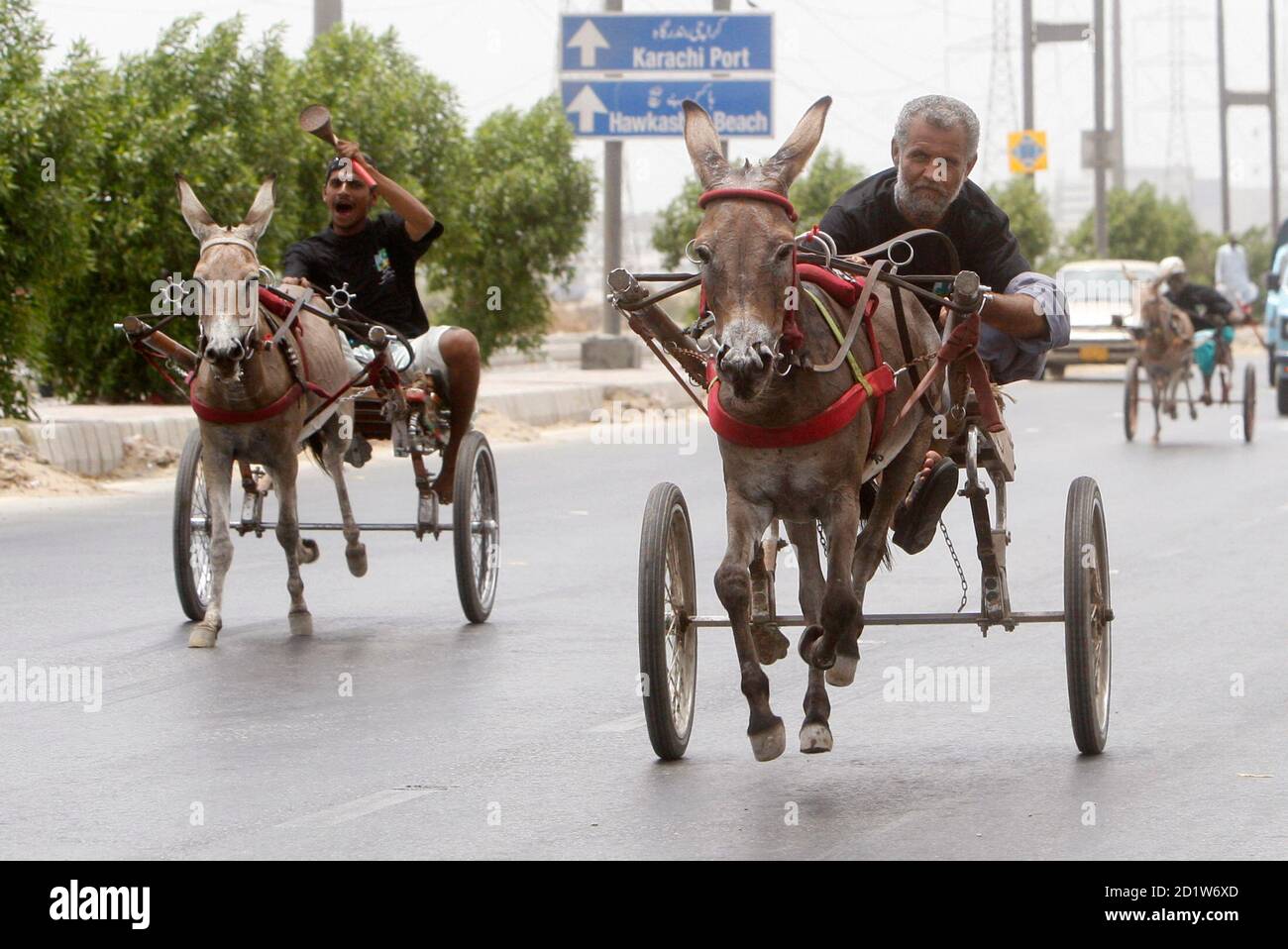 Donkey Cart Pakistan Pakistani High Resolution Stock Photography and ...