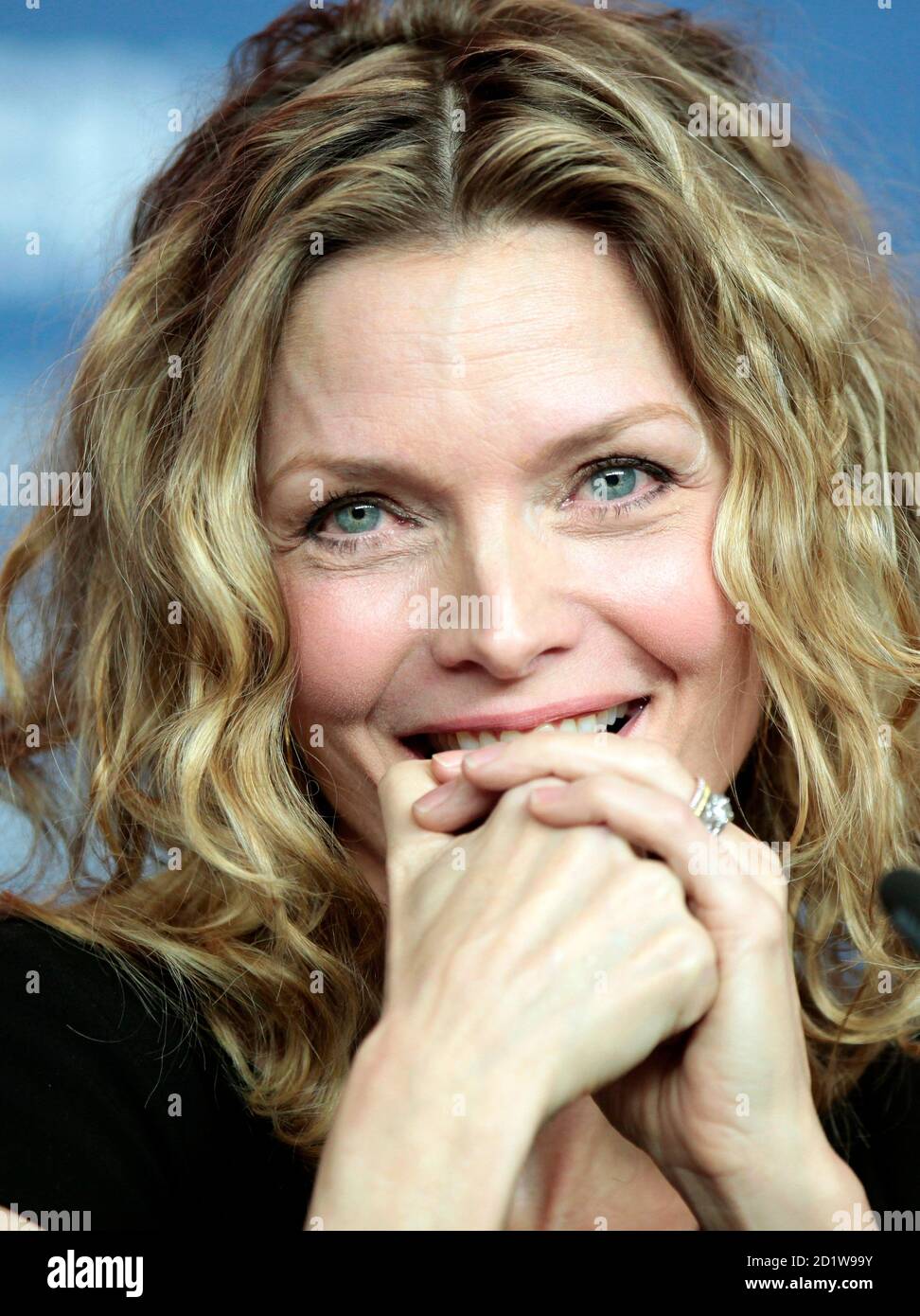 Michelle pfeiffer attends hi-res stock photography and images - Alamy