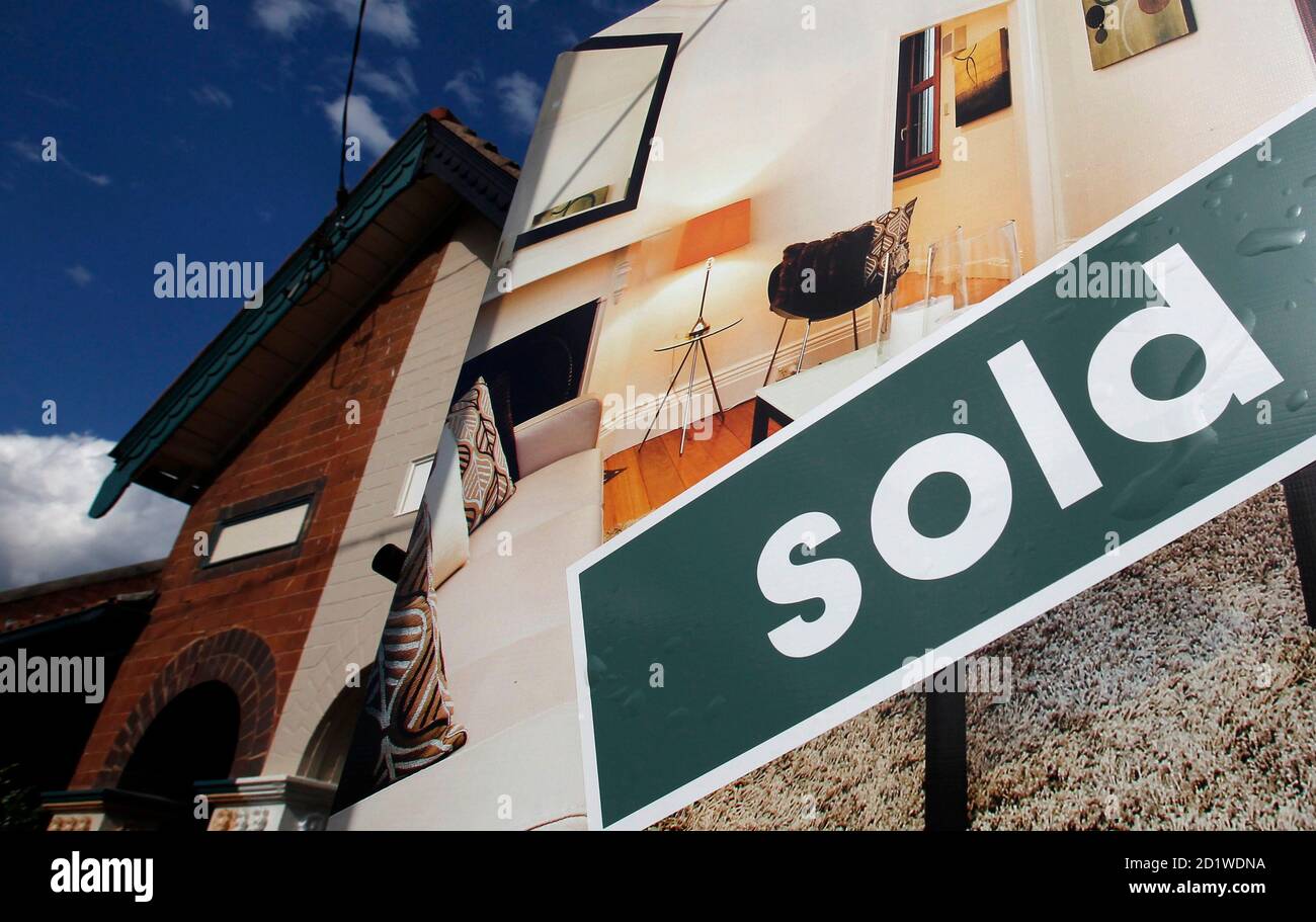 Australian sold sign hi-res stock photography and images - Alamy