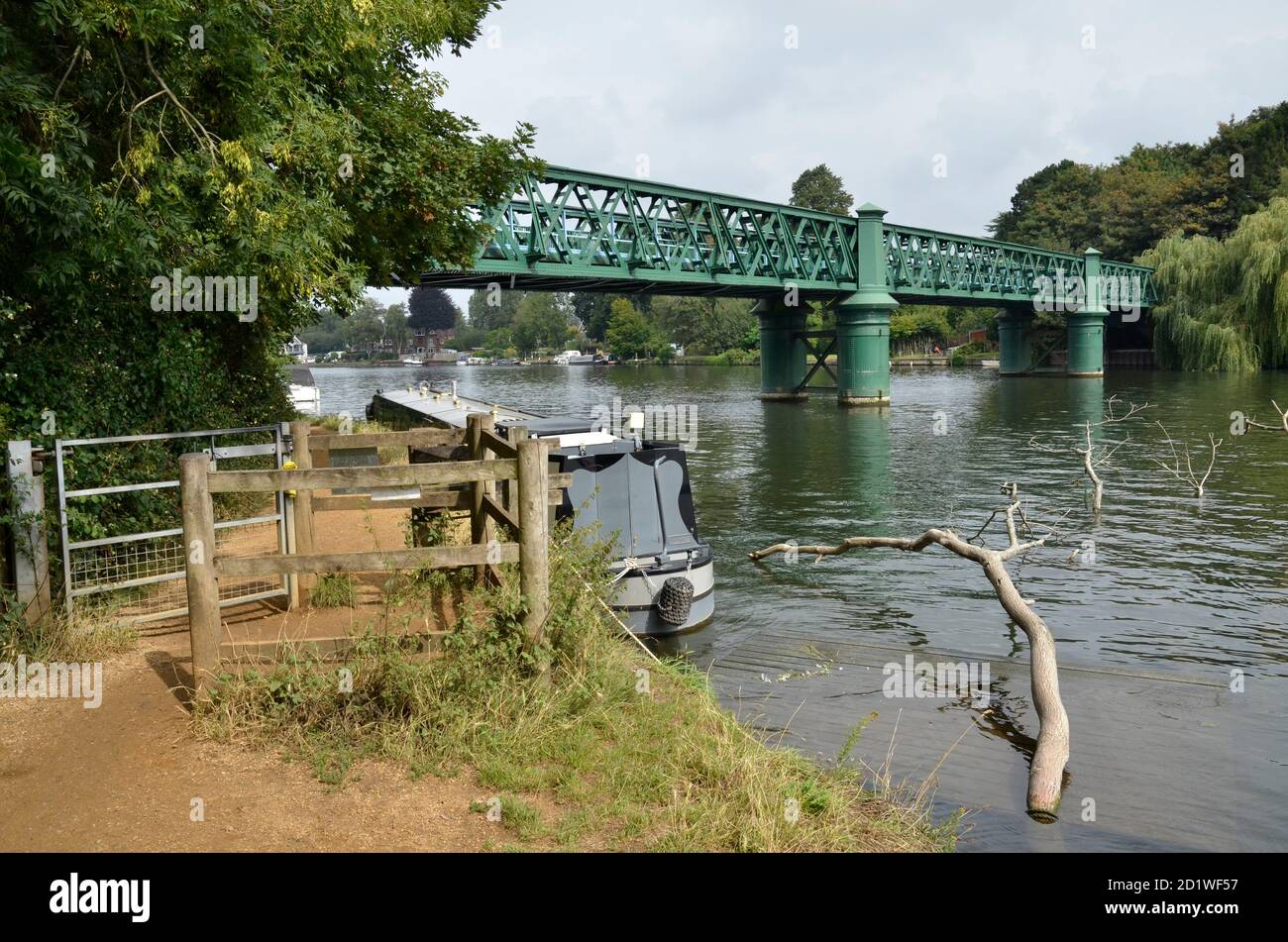 The River Thames at Bourne End in Buckinghamshire Stock Photo - Alamy