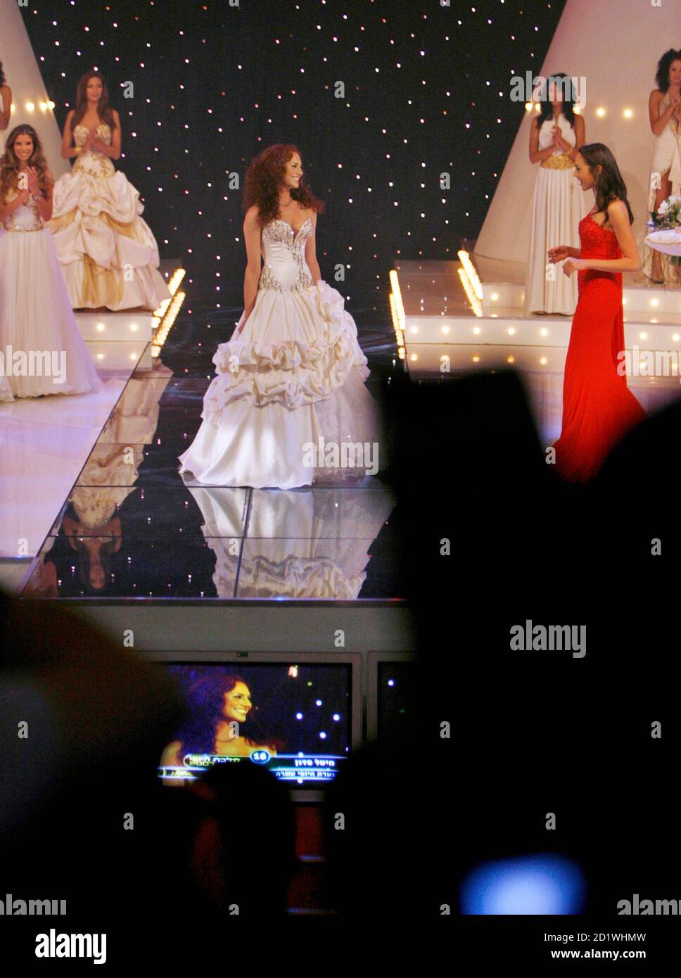 Beauty pageant contestants hi-res stock photography and images - Alamy