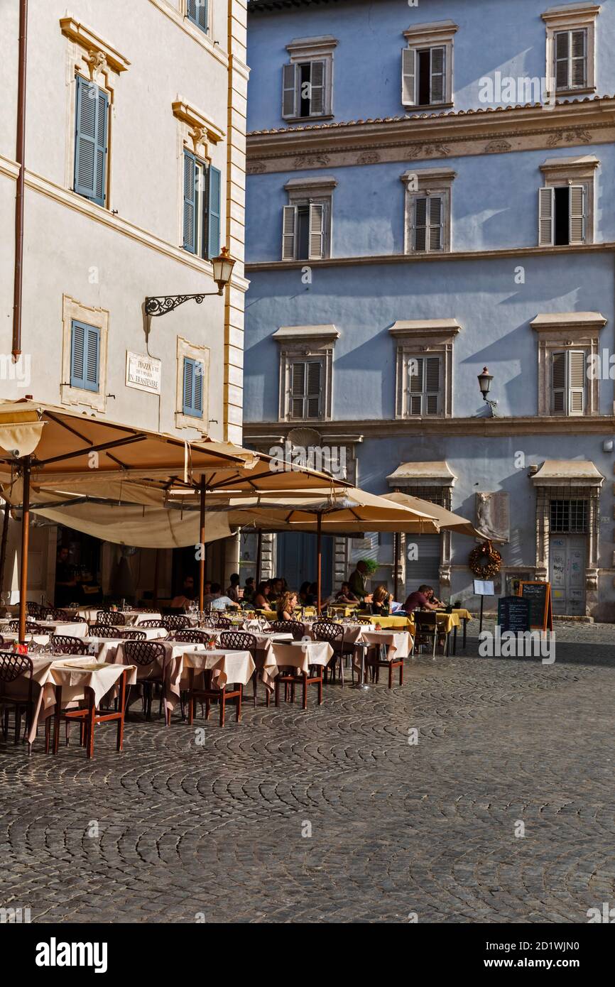 Piazza Santa Maria in Trastevere, Rome, Italy Stock Photo - Alamy