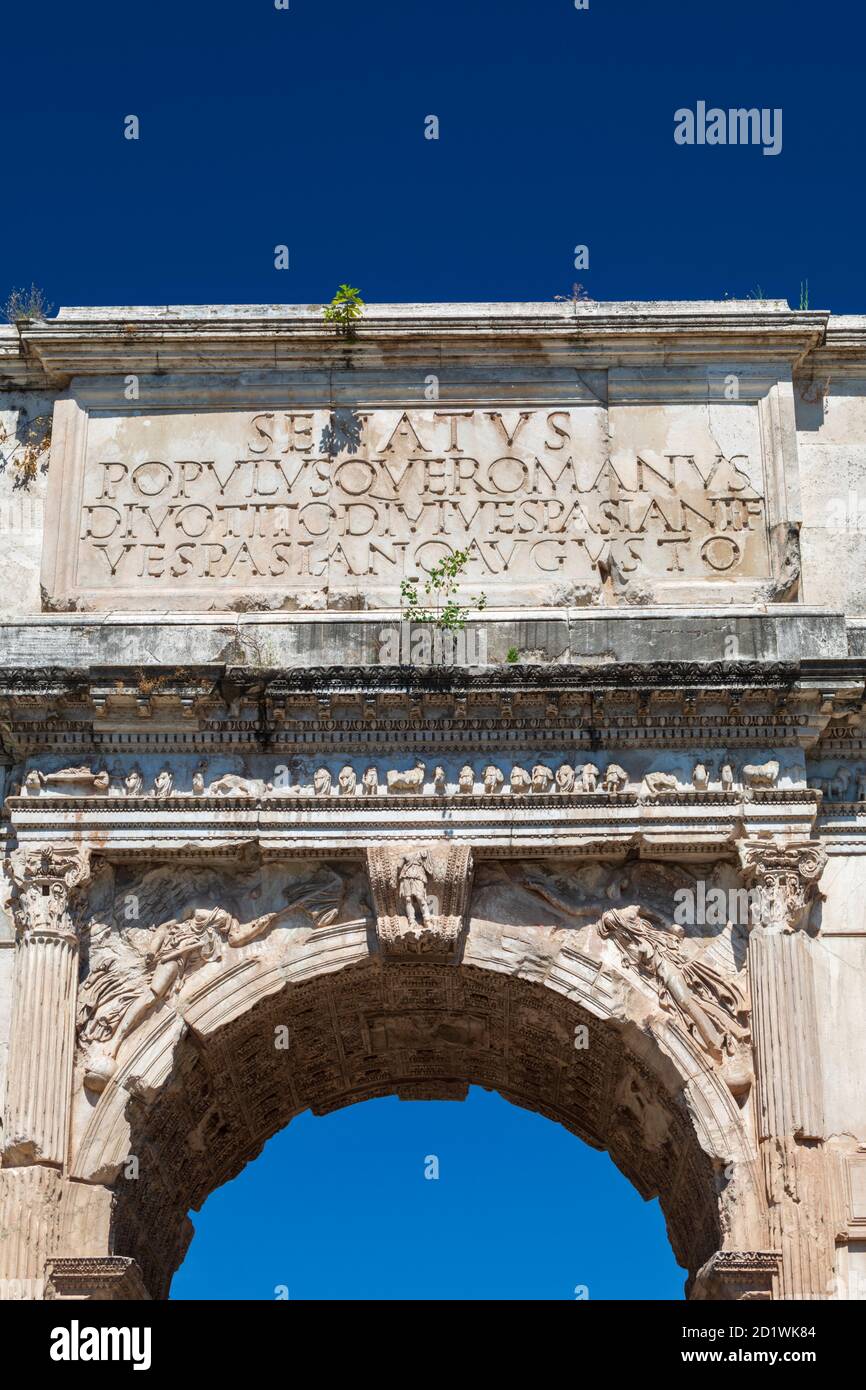 Arch of titus inscription hi-res stock photography and images - Alamy