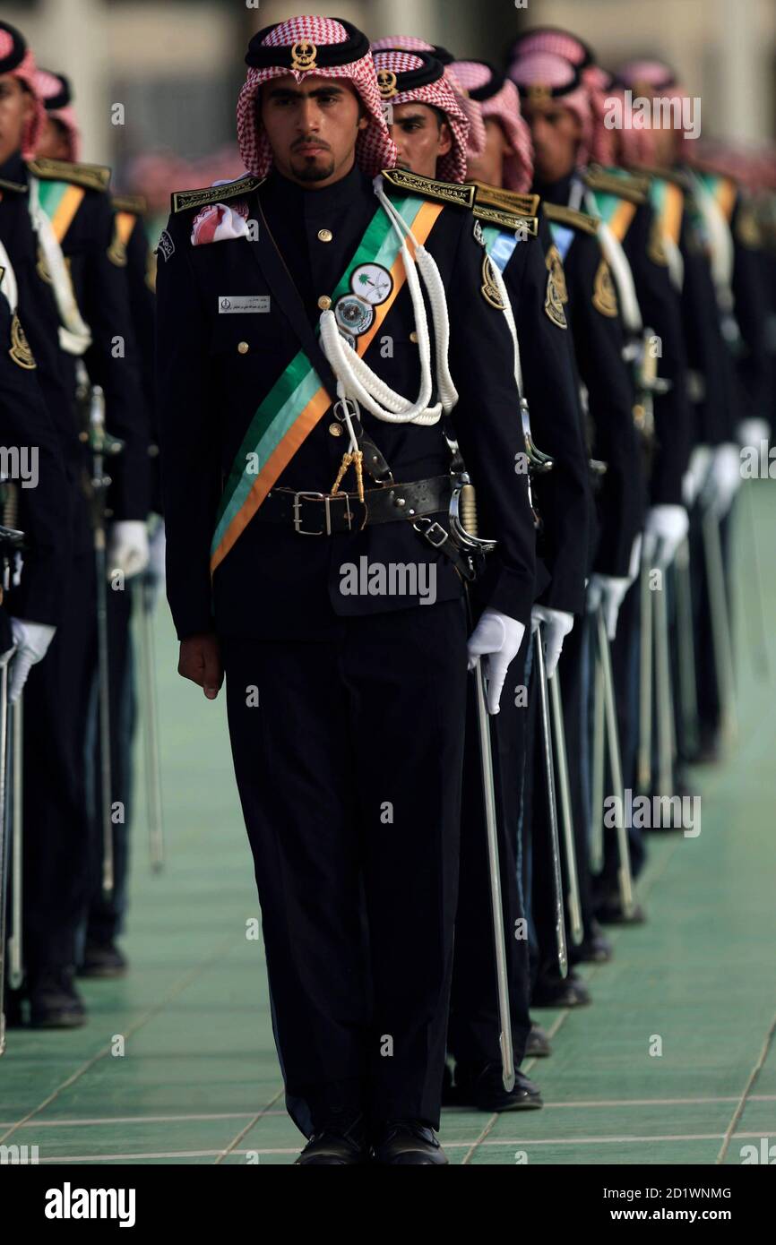 Saudi Graduation Ceremony High Resolution Stock Photography and Images ...