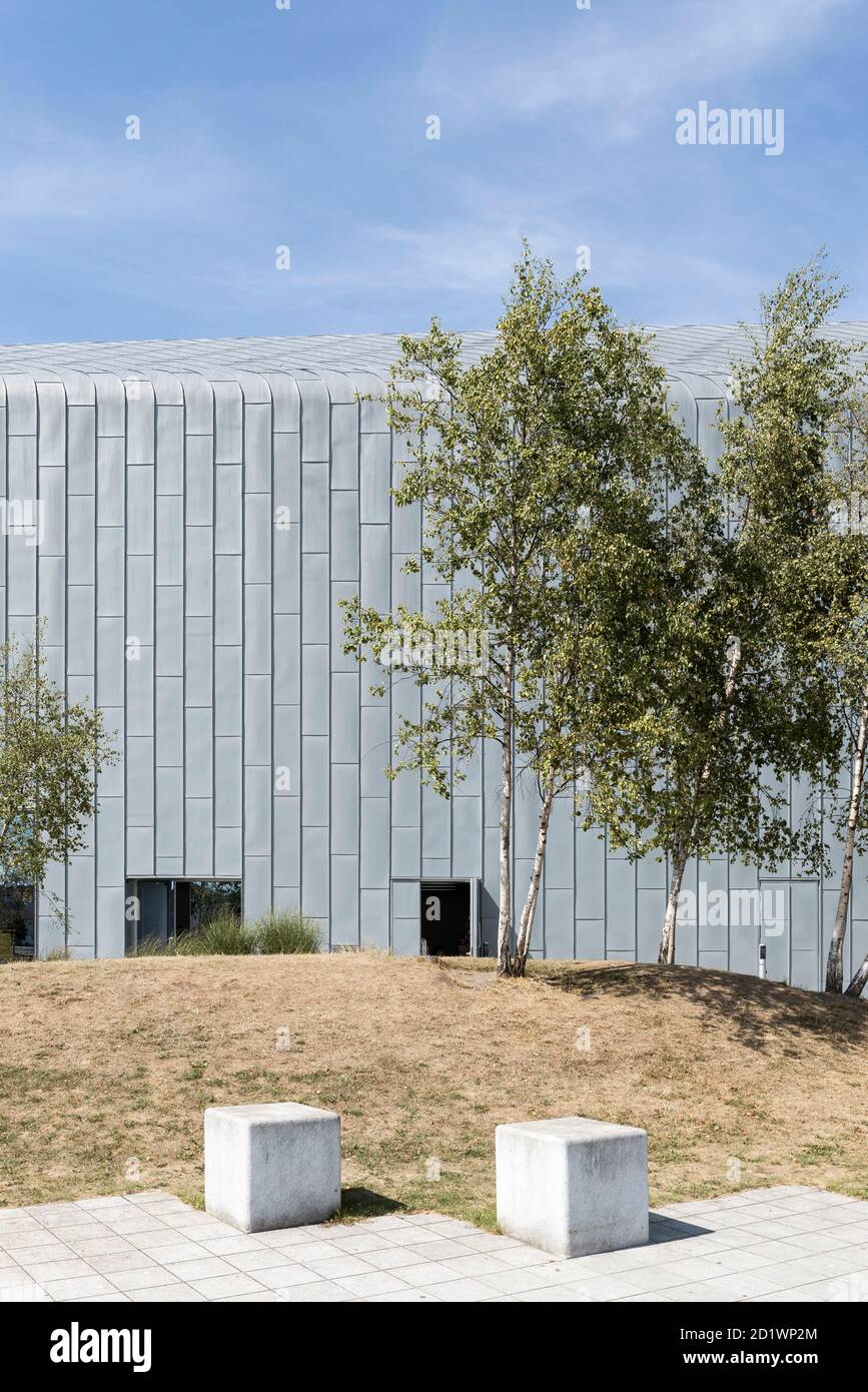 Exterior view of the Riverside Museum by Zaha Hadid Architects, the ...