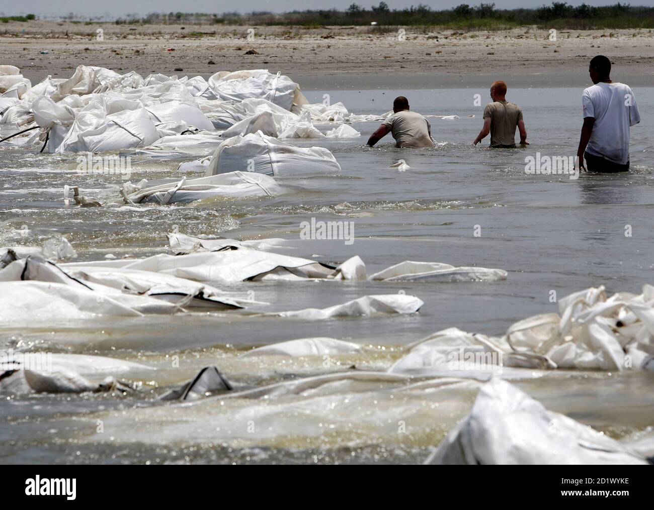 Offshore rig barrier hi-res stock photography and images - Alamy
