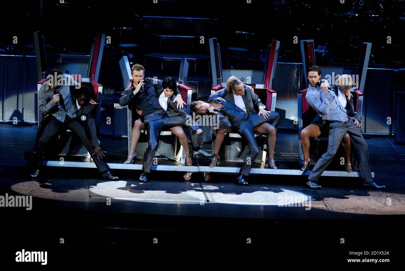 Gary barlow and mark owen of take that on stage hi-res stock ...