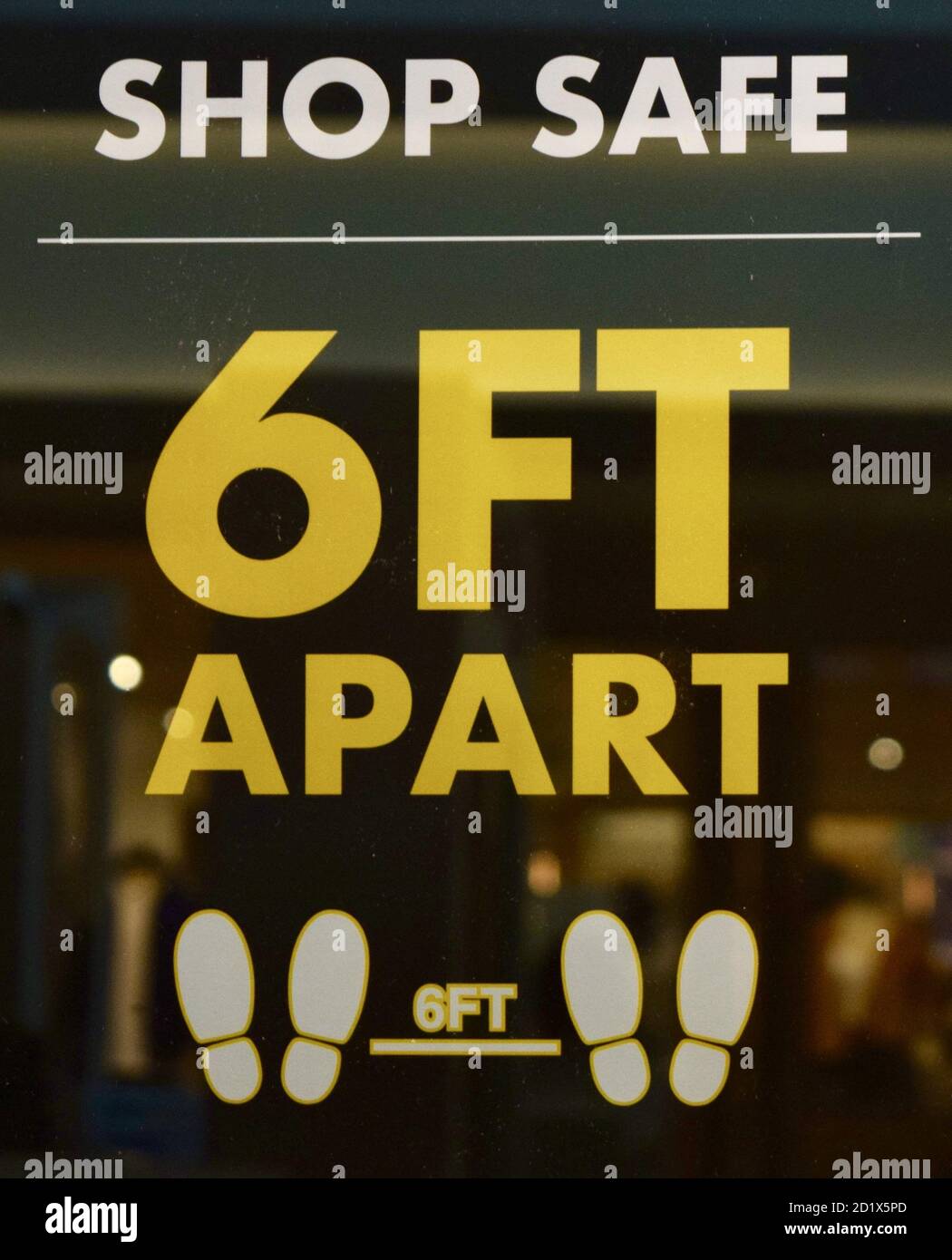 6 ft apart hi-res stock photography and images - Alamy