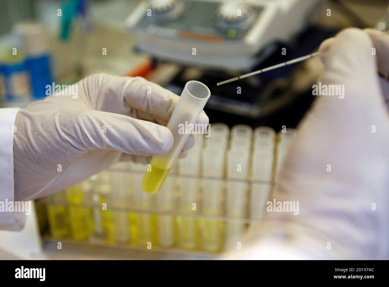 Tlc science hi-res stock photography and images - Alamy