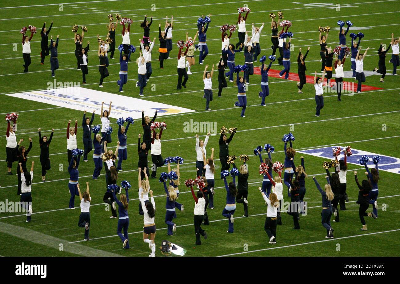 Cheerleaders Practice Their Routine High Resolution Stock Photography ...