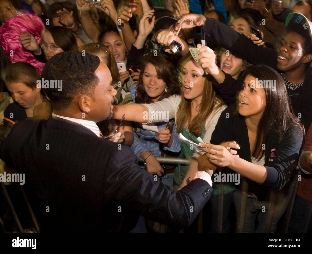 Will smith seven pounds 2008 hi-res stock photography and images - Alamy