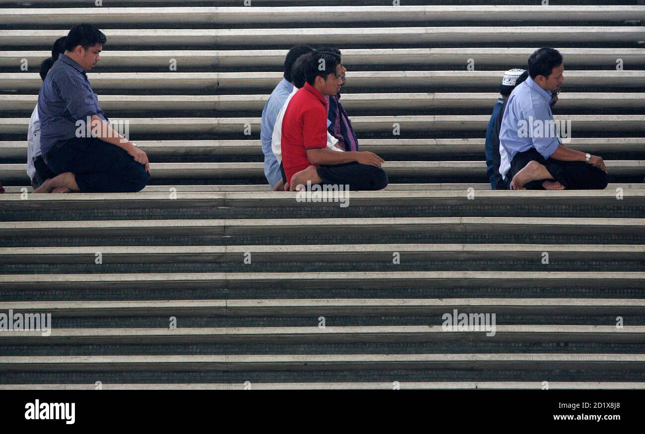 Malaysian muslims protest hi-res stock photography and images - Alamy