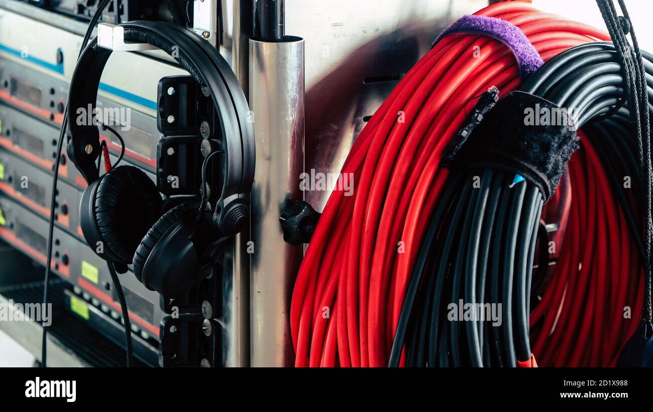 Microphone broadcast crew image hi-res stock photography and images - Alamy