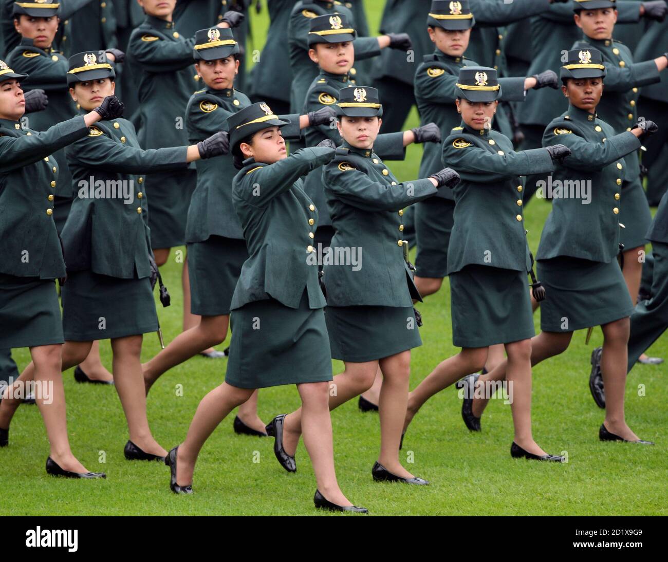 Female soldiers ceremony hi-res stock photography and images - Alamy