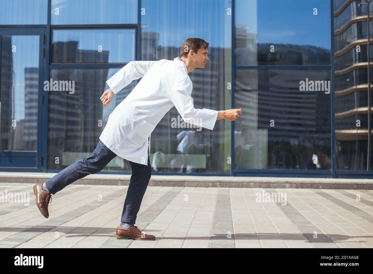 young doctors rush to an emergency call Stock Photo - Alamy