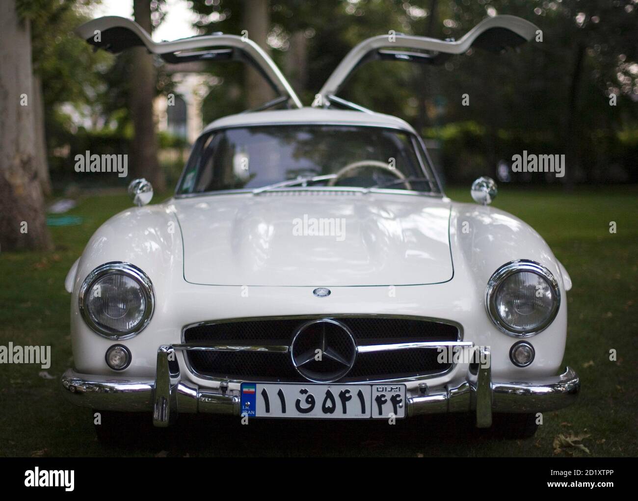 1955 Mercedes 300sl Gullwing High Resolution Stock Photography and ...
