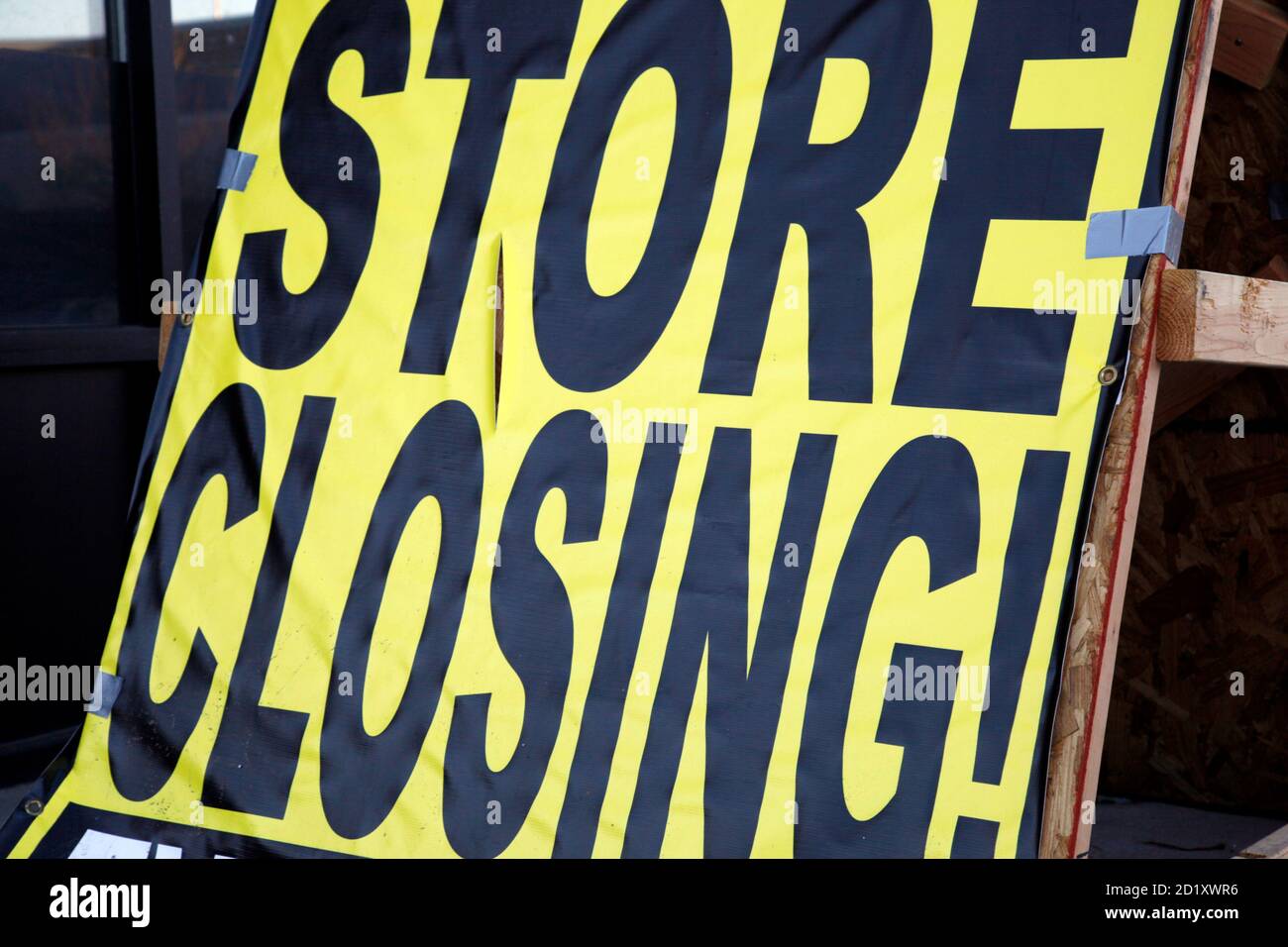 Closed blockbuster store hi-res stock photography and images - Alamy
