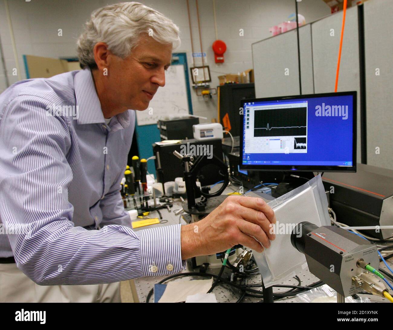 Millimeter wave technology hi-res stock photography and images - Alamy