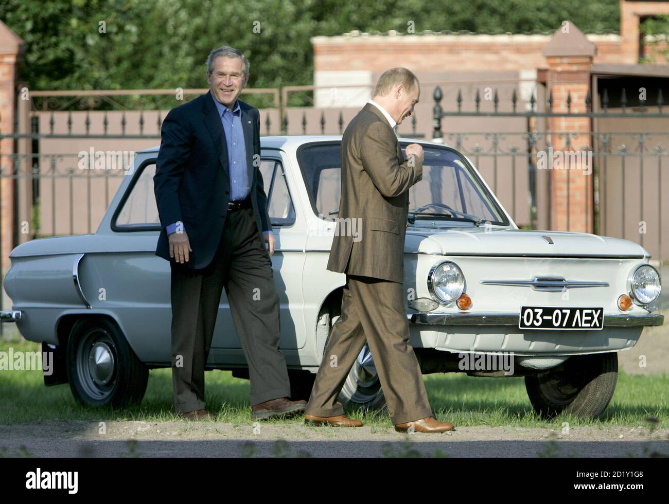Vladimir putins palace hi-res stock photography and images - Alamy