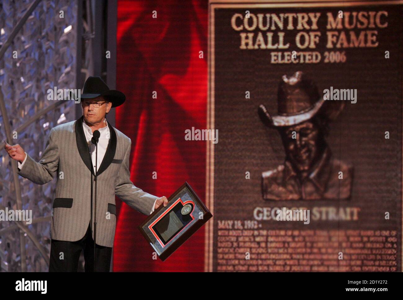 George strait and award hi-res stock photography and images - Alamy