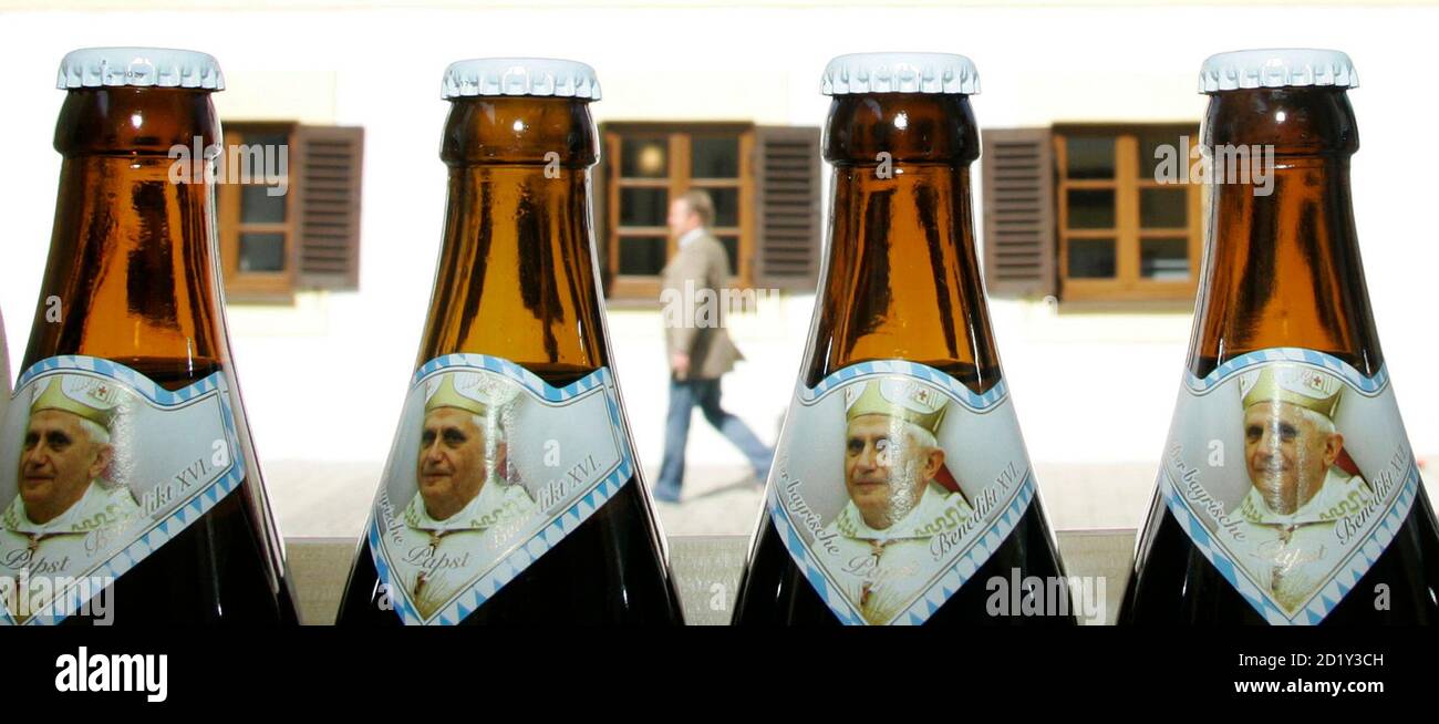 Papst benedict xvi hi-res stock photography and images - Alamy