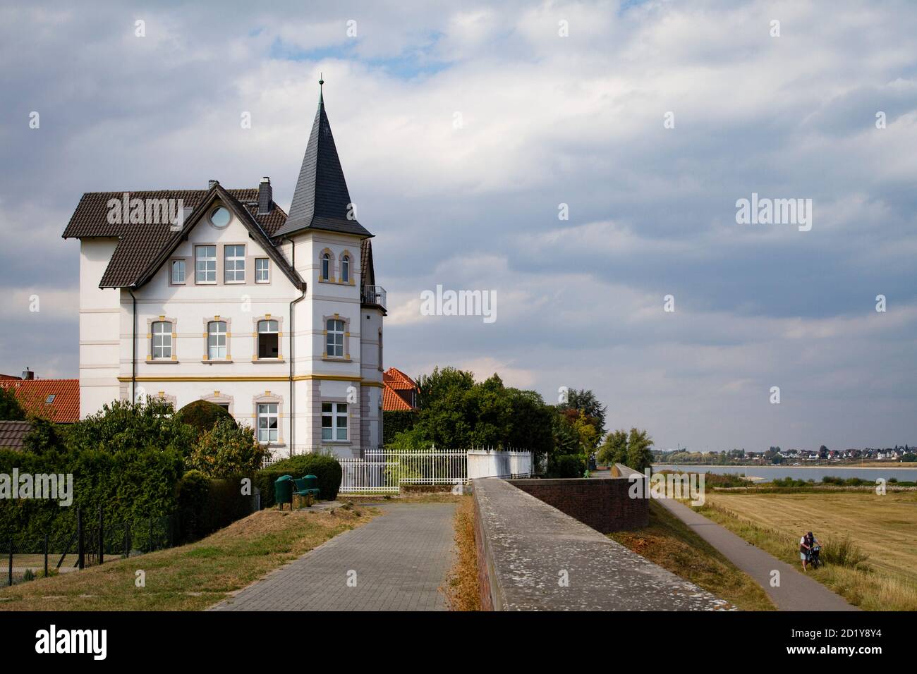 Flussdeich hi-res stock photography and images - Alamy