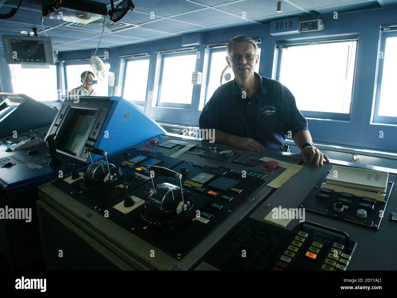 Pathfinder class oceanographic survey ship hi-res stock photography and ...