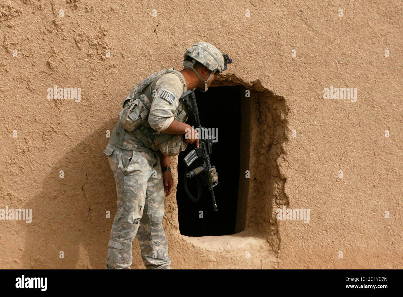 1 2 stryker brigade combat team hi-res stock photography and images - Alamy