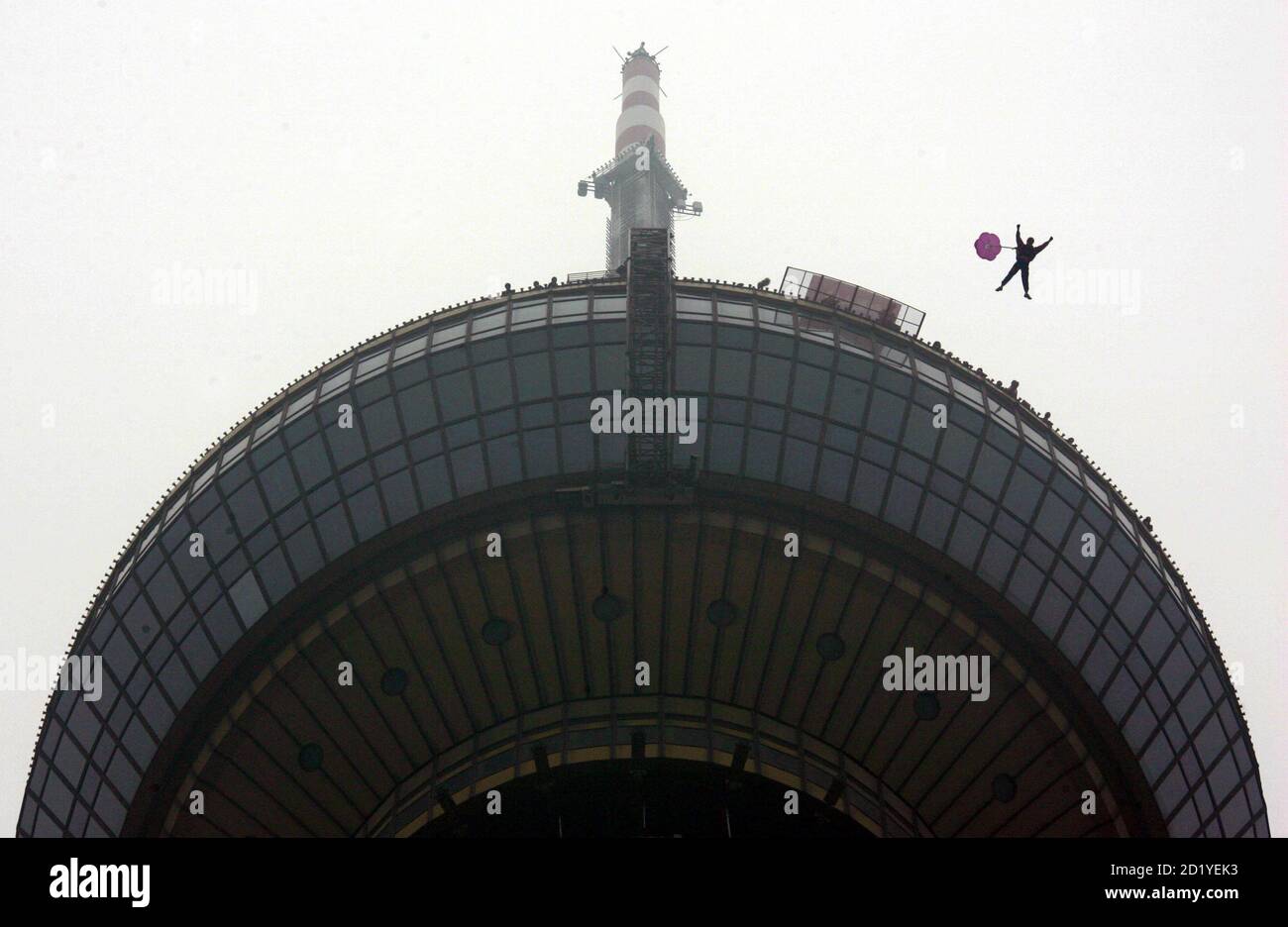 Base Jumping City High Resolution Stock Photography and Images - Alamy