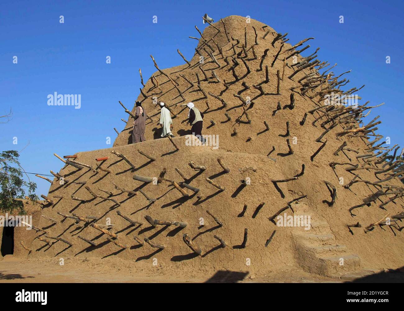 Askia tomb hi-res stock photography and images - Alamy
