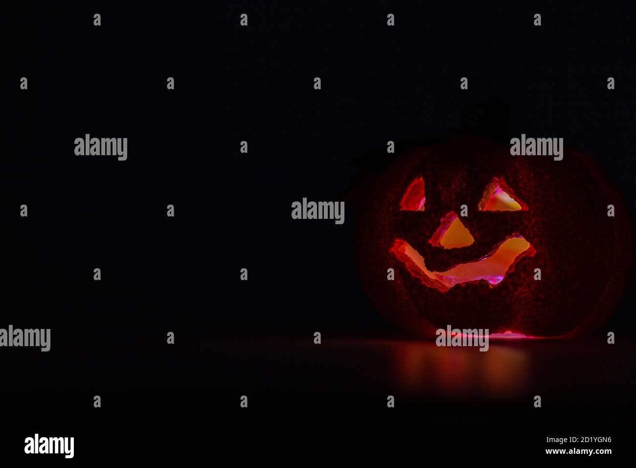 Fake smile crowd hi-res stock photography and images - Alamy