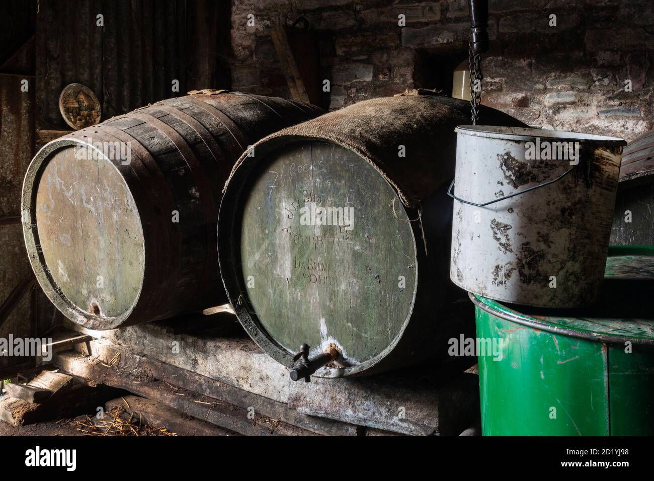 Old metal barrels hi-res stock photography and images - Alamy