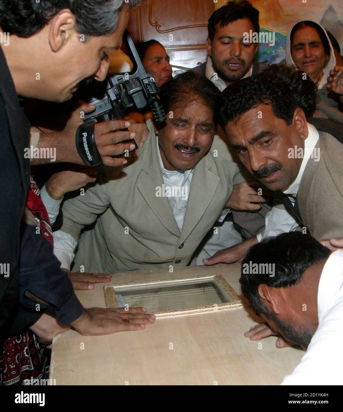 Assassination Of Benazir Bhutto High Resolution Stock Photography and ...