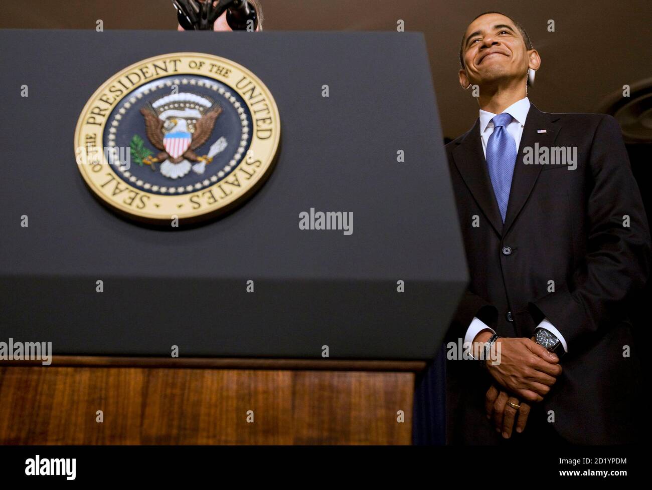 Presidential podium hi-res stock photography and images - Alamy