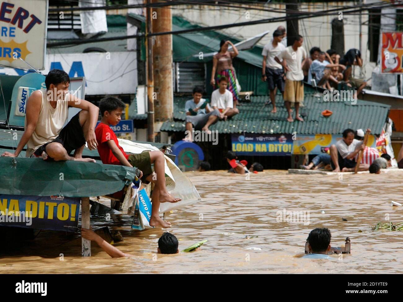 Disaster officials hi-res stock photography and images - Alamy