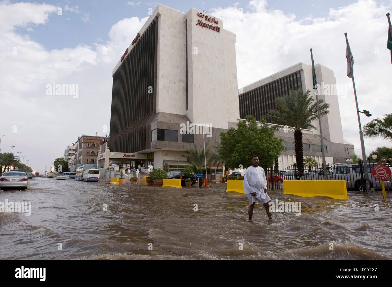 Man hajj rain hi-res stock photography and images - Alamy