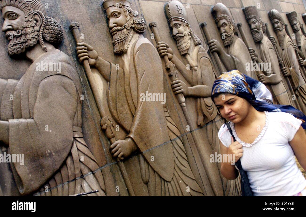 Parsi lady hi-res stock photography and images - Alamy