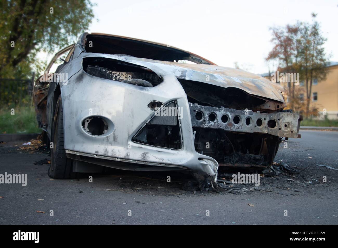 Car fire in parking lot hi-res stock photography and images - Alamy