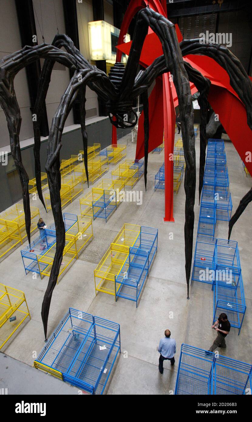 Giant installation hi-res stock photography and images - Alamy