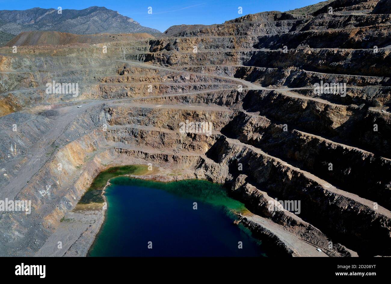 Mountain pass rare earth mine hi-res stock photography and images - Alamy