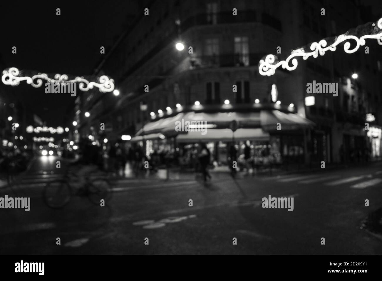 Cycling paris cafe hi-res stock photography and images - Alamy