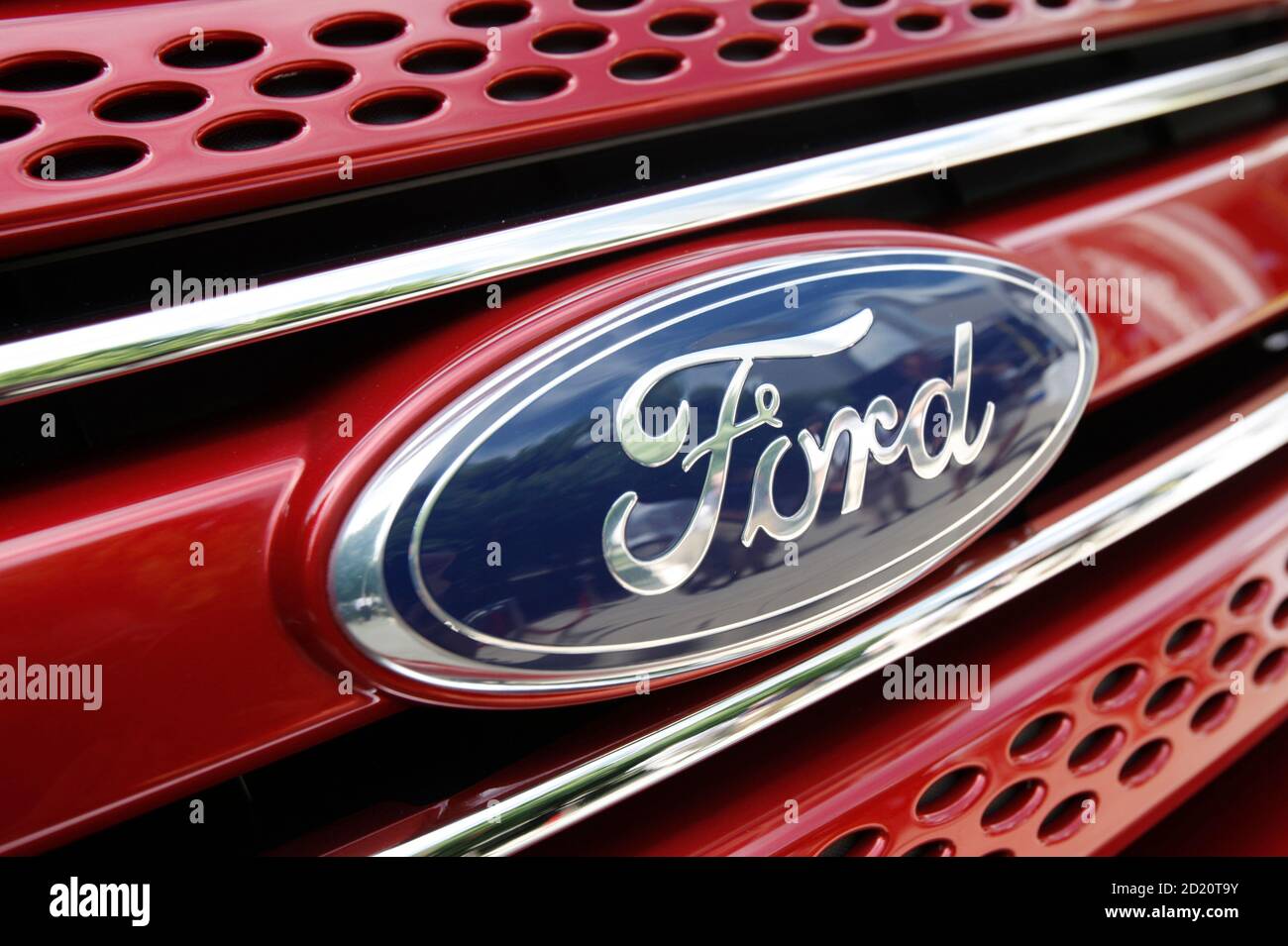 New Ford Logo High Resolution Stock Photography and Images - Alamy