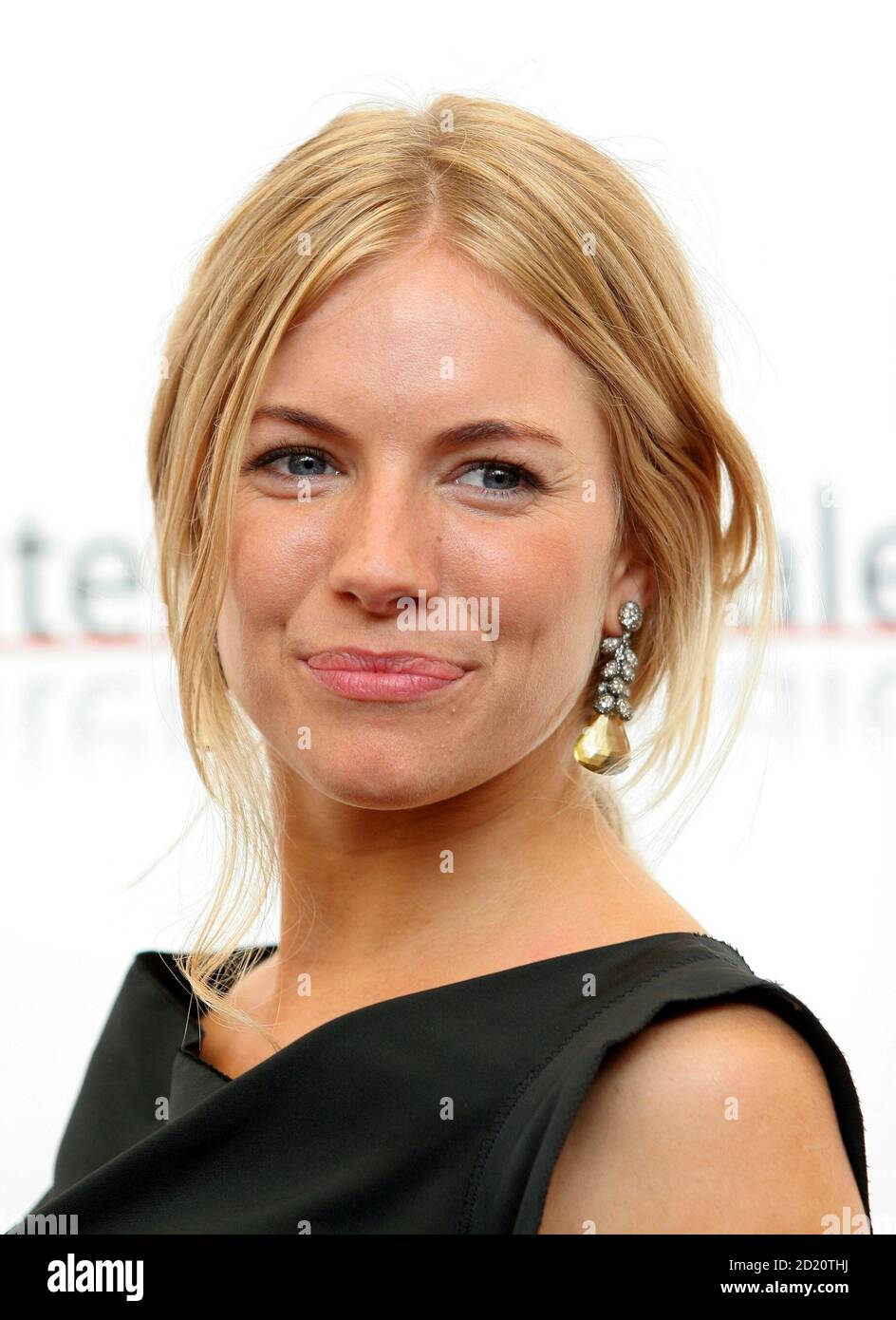 Sienna Miller 2005 High Resolution Stock Photography and Images - Alamy