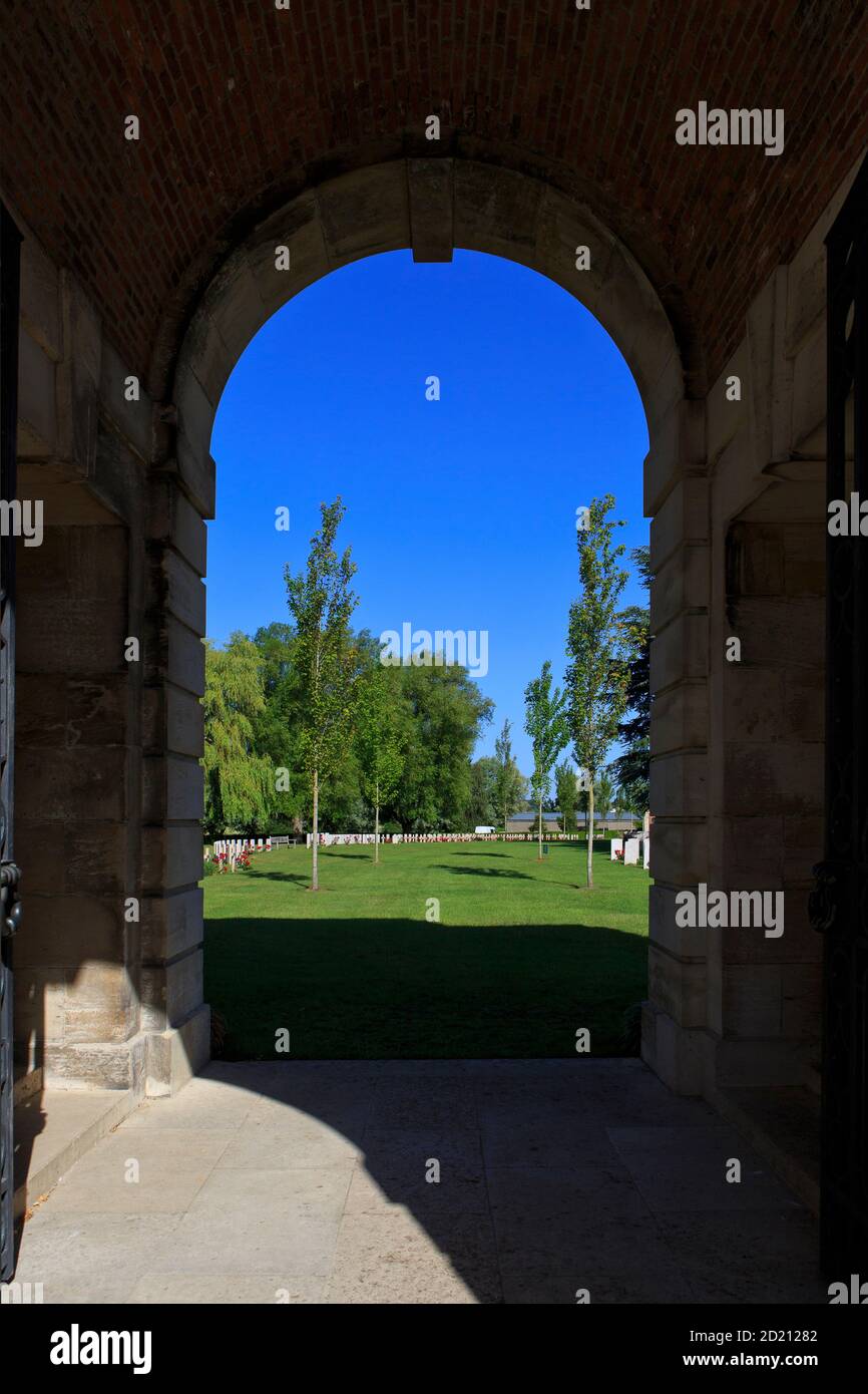 View through the main entrance of the (First World War) Lijssenthoek ...