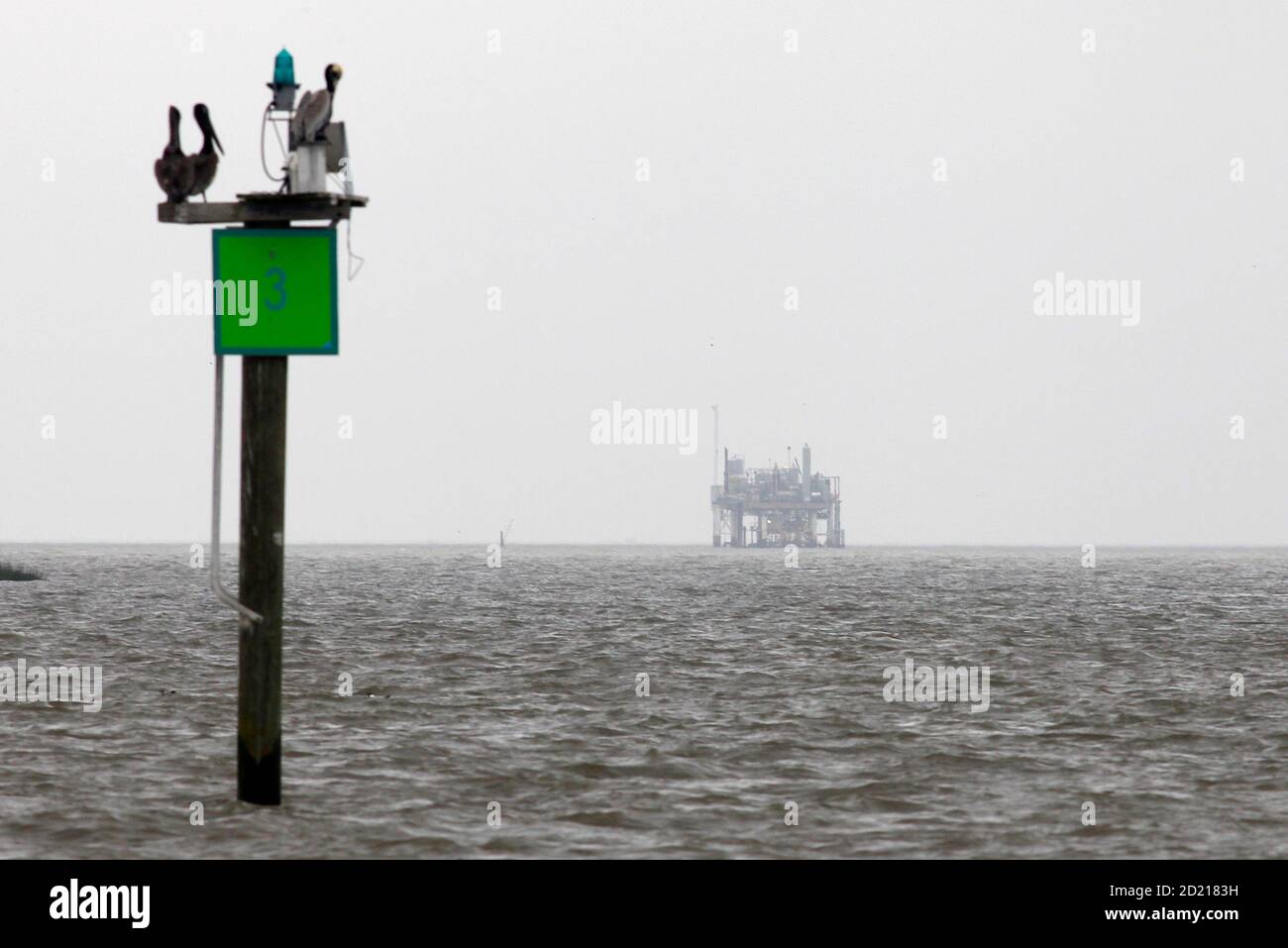 Wellhead platform mexico hi-res stock photography and images - Alamy