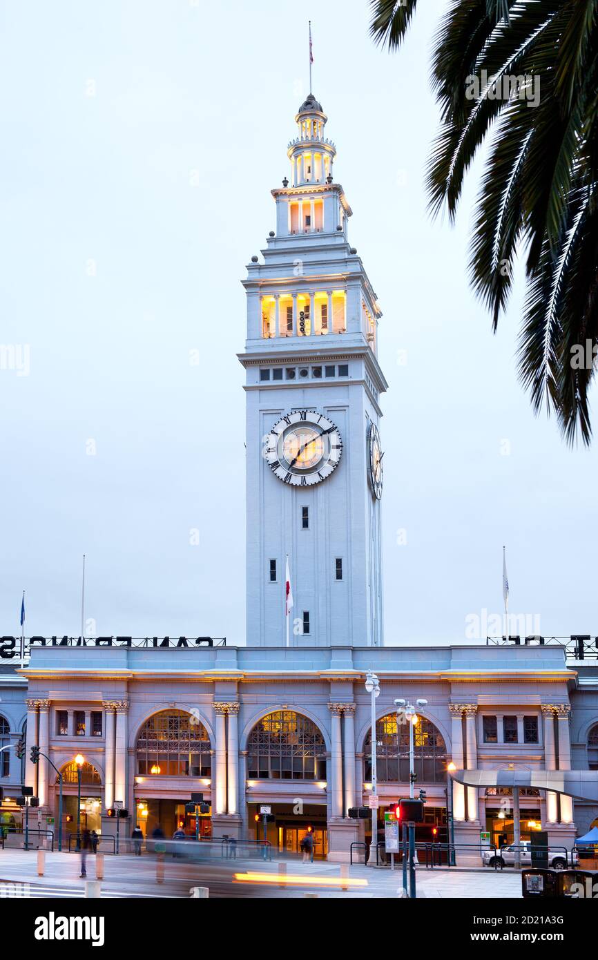 Dawn building hi-res stock photography and images - Alamy